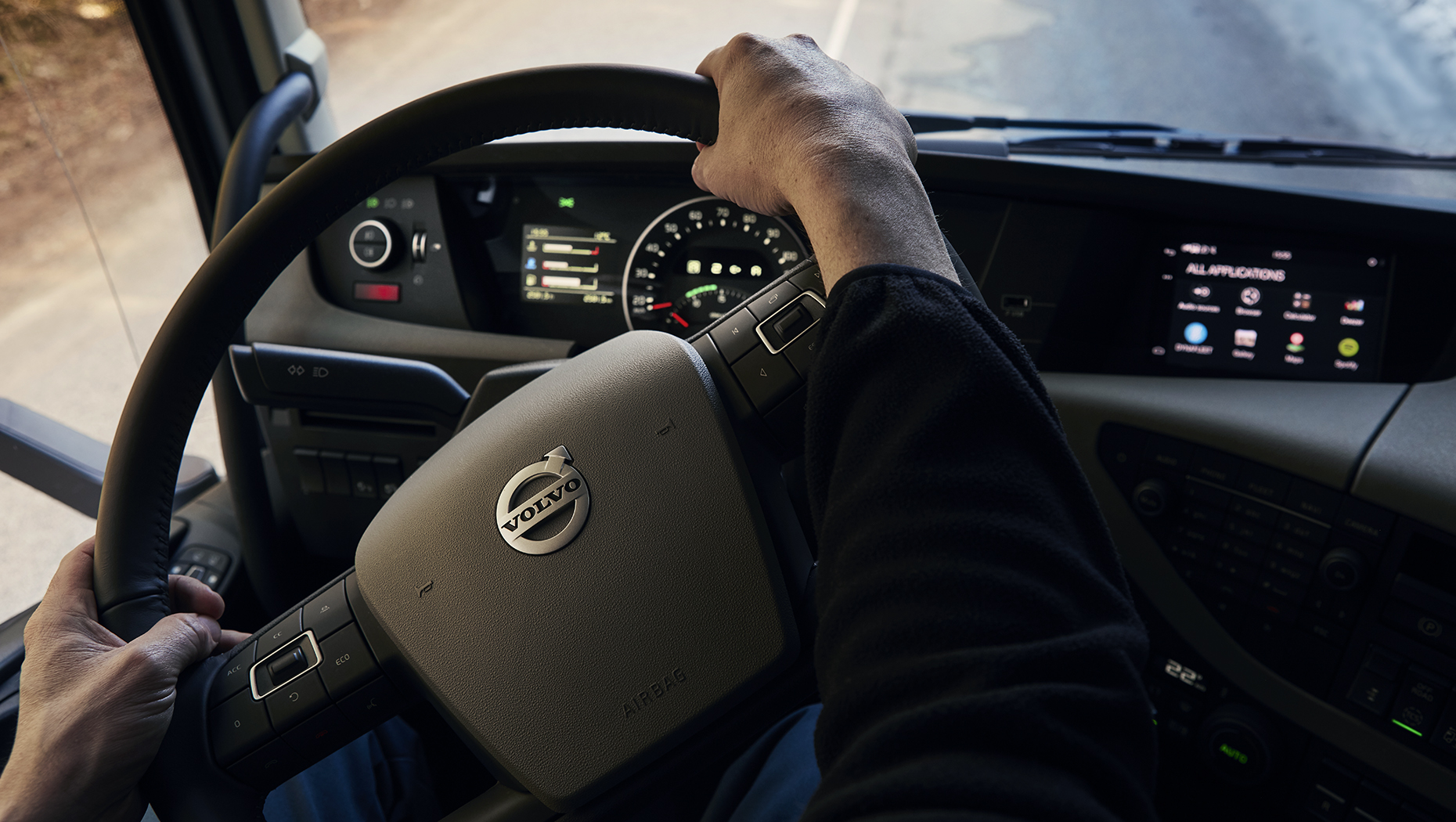 25 ways Volvo FH keeps the roads safe | Volvo Trucks