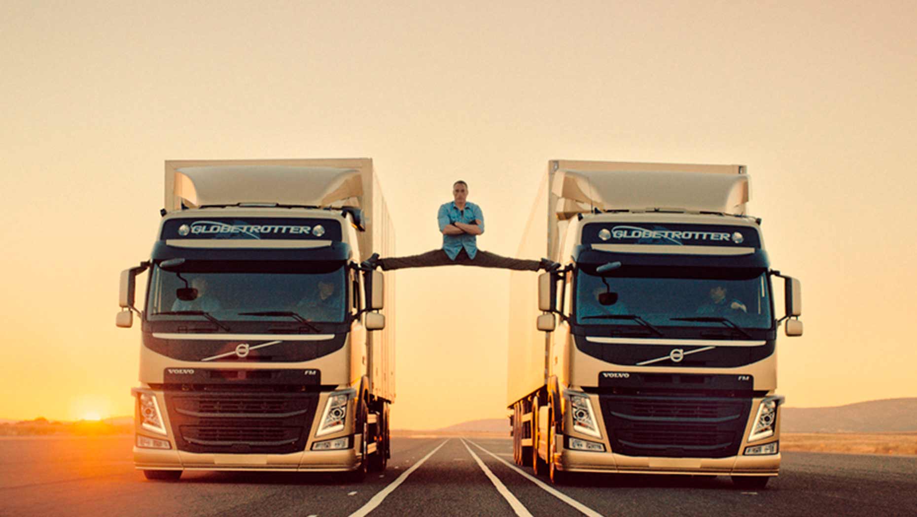 Film „The Epic Split” prezentowany w Luwrze, w Paryżu